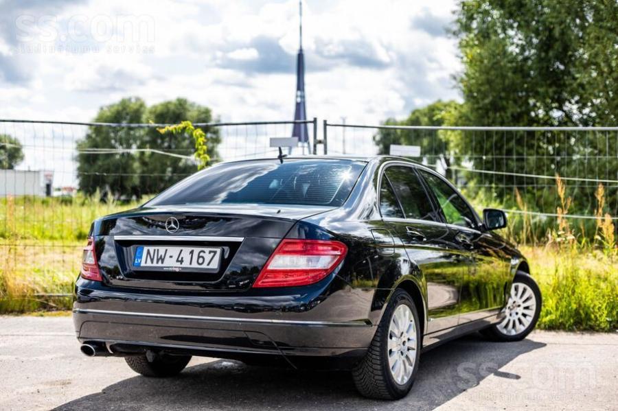 Черный Мерседес Ц 220 2007 в Рига, объемом двигателя 2.20 л и пробегом 355 тыс. км за 4990 €, фото 8 на AUTOMOTO.COM.LV