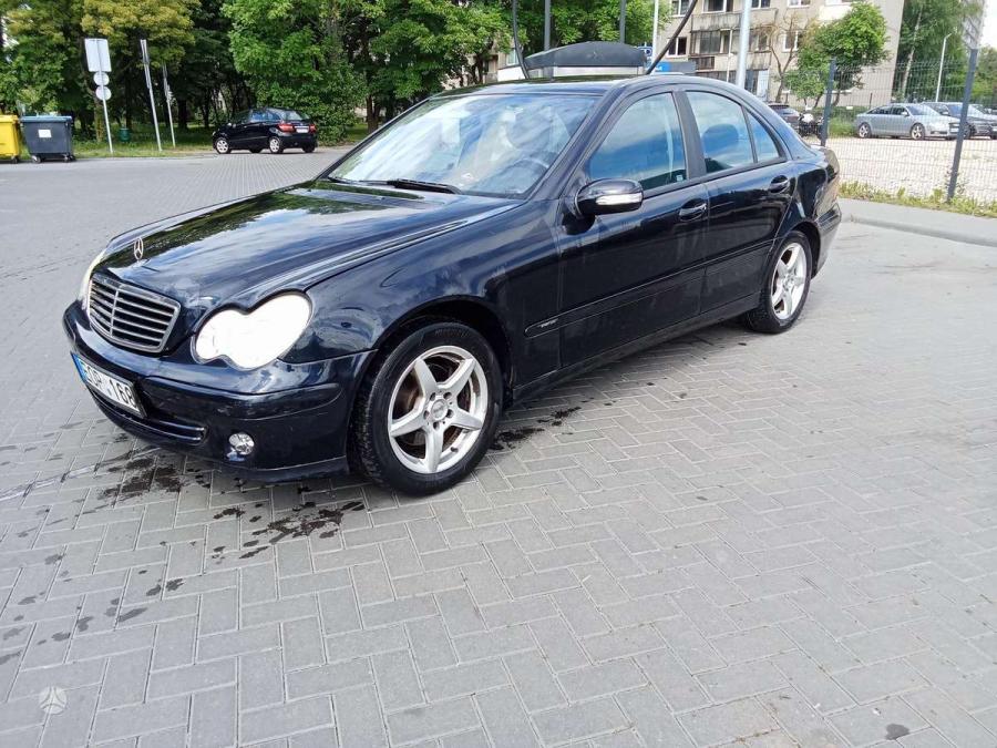 Melns Mercedes-Benz c-220 2007 Kauņa, ar dzinēja tilpumu 2.20 L un nobraukumu 204 tūkst. km par 1699 €, foto 3 vietnē AUTOMOTO.COM.LV