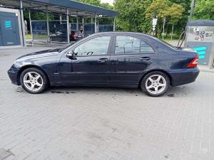 Melns Mercedes-Benz c-220 2007 Kauņa, ar dzinēja tilpumu 2.20 L un nobraukumu 204 tūkst. km par 1699 €, foto 4 vietnē AUTOMOTO.COM.LV