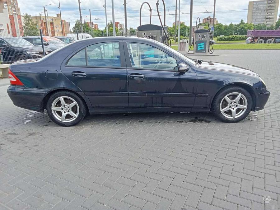 Melns Mercedes-Benz c-220 2007 Kauņa, ar dzinēja tilpumu 2.20 L un nobraukumu 204 tūkst. km par 1699 €, foto 5 vietnē AUTOMOTO.COM.LV