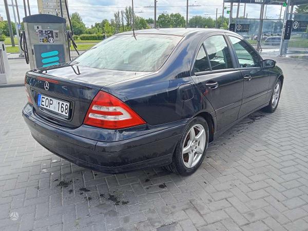 Melns Mercedes-Benz c-220 2007 Kauņa, ar dzinēja tilpumu 2.20 L un nobraukumu 204 tūkst. km par 1699 €, foto 5 vietnē AUTOMOTO.COM.LV
