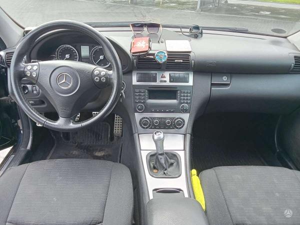 Melns Mercedes-Benz c-220 2007 Kauņa, ar dzinēja tilpumu 2.20 L un nobraukumu 204 tūkst. km par 1699 €, foto 10 vietnē AUTOMOTO.COM.LV