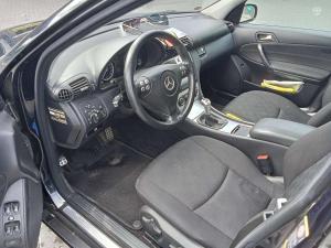 Melns Mercedes-Benz c-220 2007 Kauņa, ar dzinēja tilpumu 2.20 L un nobraukumu 204 tūkst. km par 1699 €, foto 12 vietnē AUTOMOTO.COM.LV