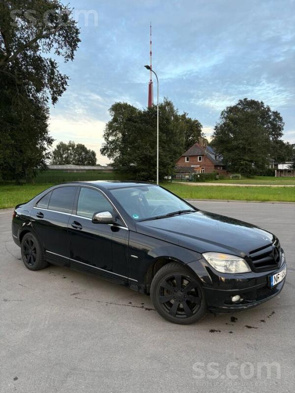 Mercedes-Benz c-220 2007 Daugavpils vietnē Melns Mercedes-Benz c-220 2007 Daugavpils, ar dzinēja tilpumu 2.20 L un nobraukumu 300 tūkst. km par 3499 €, foto 3 vietnē AUTOMOTO.COM.LV