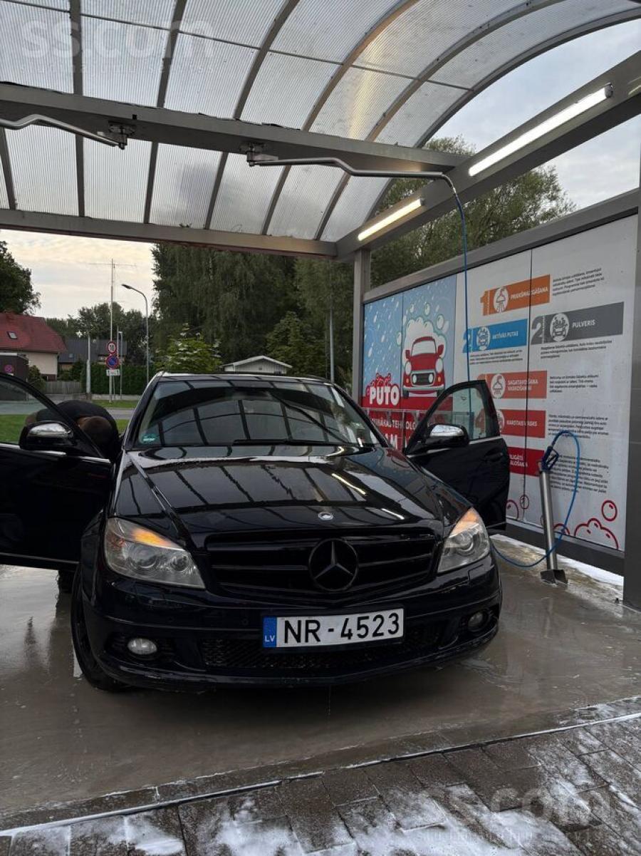 Melns Mercedes-Benz c-220 2007 Daugavpils, ar dzinēja tilpumu 2.20 L un nobraukumu 300 tūkst. km par 3499 €, foto 4 vietnē AUTOMOTO.COM.LV