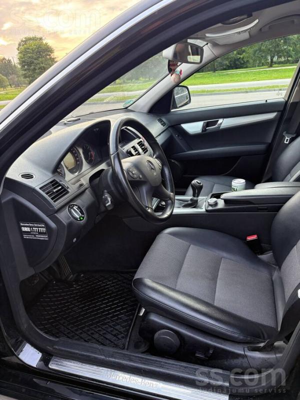 Mercedes-Benz c-220 2007 Daugavpils vietnē Melns Mercedes-Benz c-220 2007 Daugavpils, ar dzinēja tilpumu 2.20 L un nobraukumu 300 tūkst. km par 3499 €, foto 6 vietnē AUTOMOTO.COM.LV