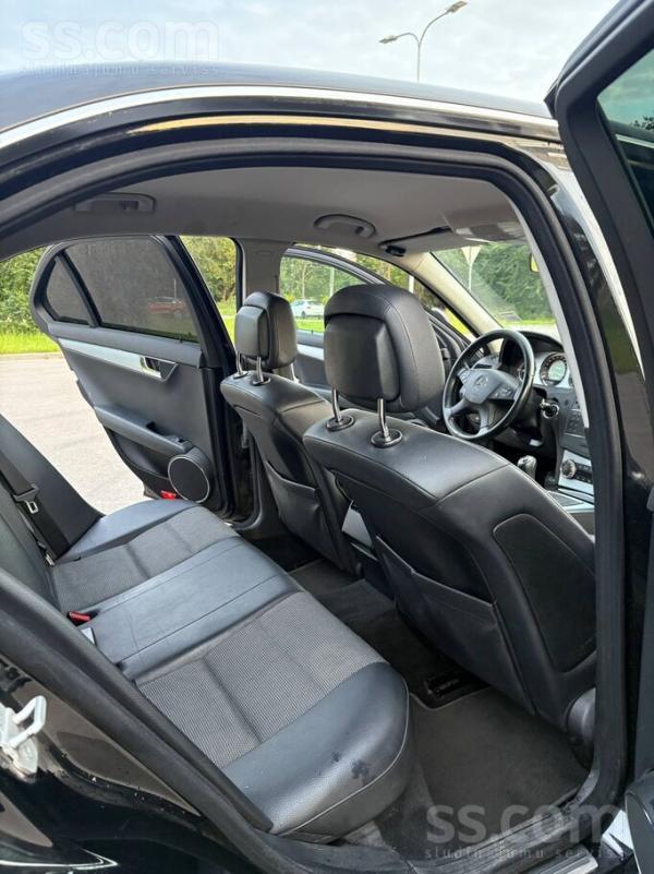 Mercedes-Benz c-220 2007 Daugavpils vietnē Melns Mercedes-Benz c-220 2007 Daugavpils, ar dzinēja tilpumu 2.20 L un nobraukumu 300 tūkst. km par 3499 €, foto 7 vietnē AUTOMOTO.COM.LV