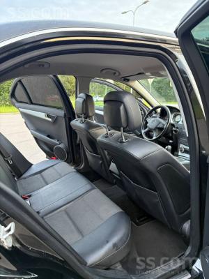 Melns Mercedes-Benz c-220 2007 Daugavpils, ar dzinēja tilpumu 2.20 L un nobraukumu 300 tūkst. km par 3499 €, foto 7 vietnē AUTOMOTO.COM.LV