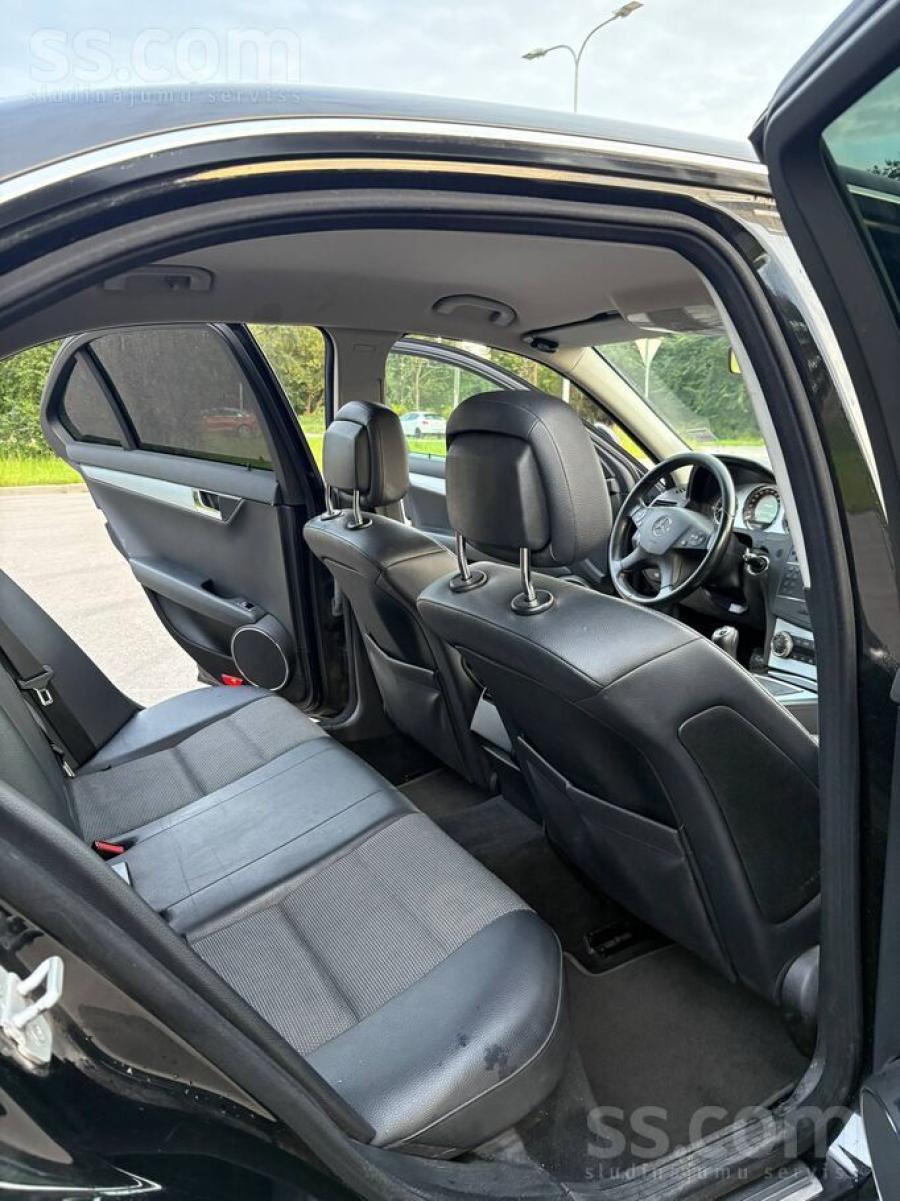 Melns Mercedes-Benz c-220 2007 Daugavpils, ar dzinēja tilpumu 2.20 L un nobraukumu 300 tūkst. km par 3499 €, foto 7 vietnē AUTOMOTO.COM.LV