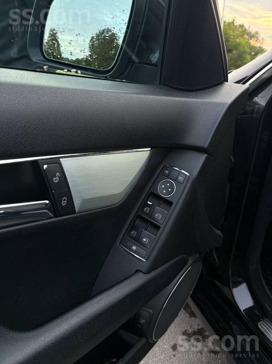 Melns Mercedes-Benz c-220 2007 Daugavpils, ar dzinēja tilpumu 2.20 L un nobraukumu 300 tūkst. km par 3499 €, foto 11 vietnē AUTOMOTO.COM.LV