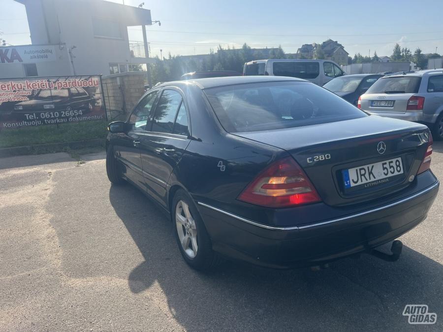Melns Mercedes-Benz c-220 2007 Šauļi, ar dzinēja tilpumu 2.20 L un nobraukumu 0 tūkst. km par 1449 €, foto 6 vietnē AUTOMOTO.COM.LV
