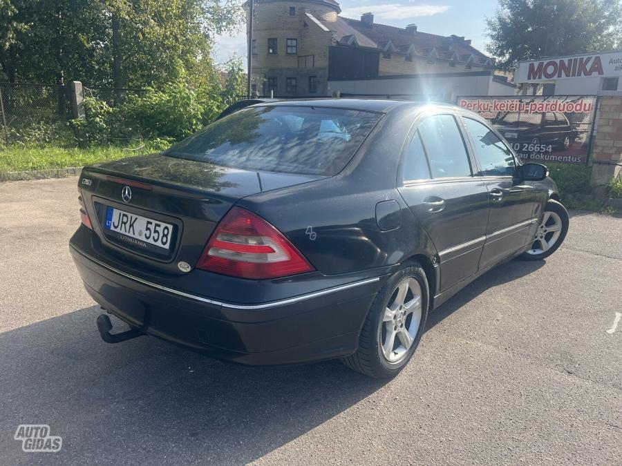 Melns Mercedes-Benz c-220 2007 Šauļi, ar dzinēja tilpumu 2.20 L un nobraukumu 0 tūkst. km par 1449 €, foto 8 vietnē AUTOMOTO.COM.LV