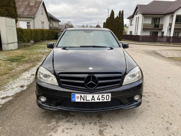 Black Mercedes-Benz c-220 2008 in Alytus, with an engine capacity of 2.15 L and mileage of 303 thousand km for 3250 €, photo 3 on AUTOMOTO.COM.LV