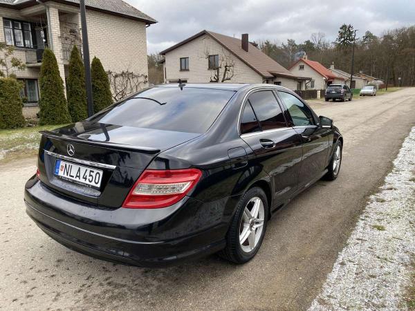 Black Mercedes-Benz c-220 2008 in Alytus, with an engine capacity of 2.15 L and mileage of 303 thousand km for 3250 €, photo 4 on AUTOMOTO.COM.LV