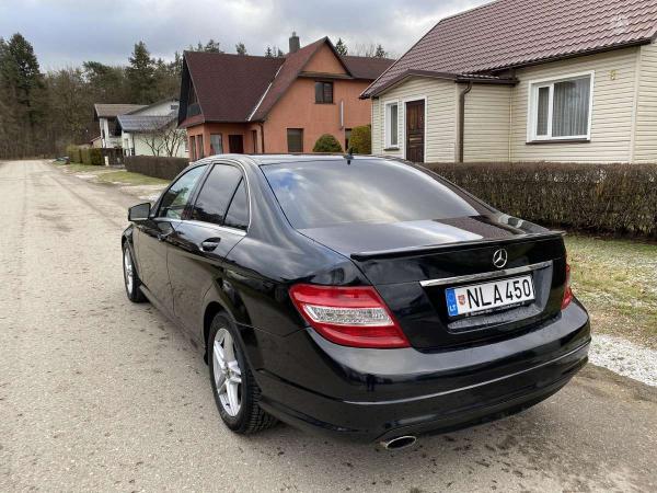 Black Mercedes-Benz c-220 2008 in Alytus, with an engine capacity of 2.15 L and mileage of 303 thousand km for 3250 €, photo 5 on AUTOMOTO.COM.LV
