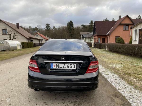 Black Mercedes-Benz c-220 2008 in Alytus, with an engine capacity of 2.15 L and mileage of 303 thousand km for 3250 €, photo 6 on AUTOMOTO.COM.LV