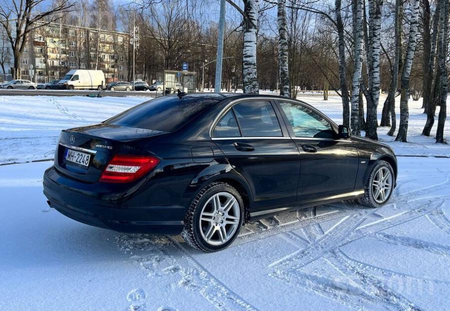 Melns Mercedes-Benz c-220 2008 Rīga, ar dzinēja tilpumu 2.20 L un nobraukumu 253 tūkst. km par 4390 €, foto 3 vietnē AUTOMOTO.COM.LV