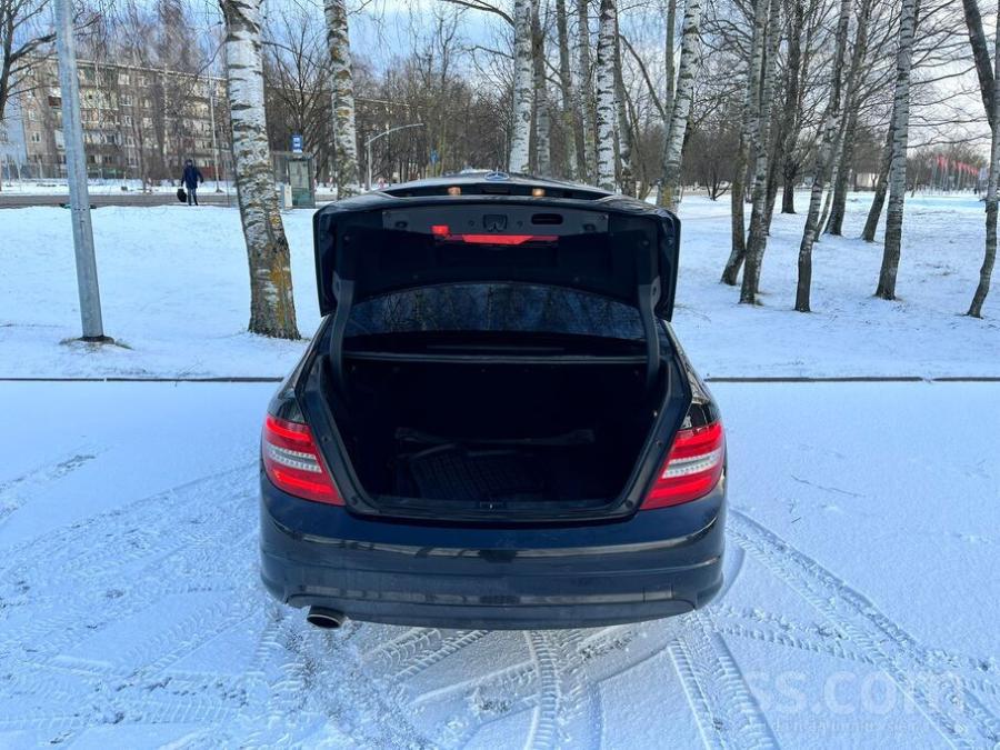 Melns Mercedes-Benz c-220 2008 Rīga, ar dzinēja tilpumu 2.20 L un nobraukumu 253 tūkst. km par 4390 €, foto 9 vietnē AUTOMOTO.COM.LV