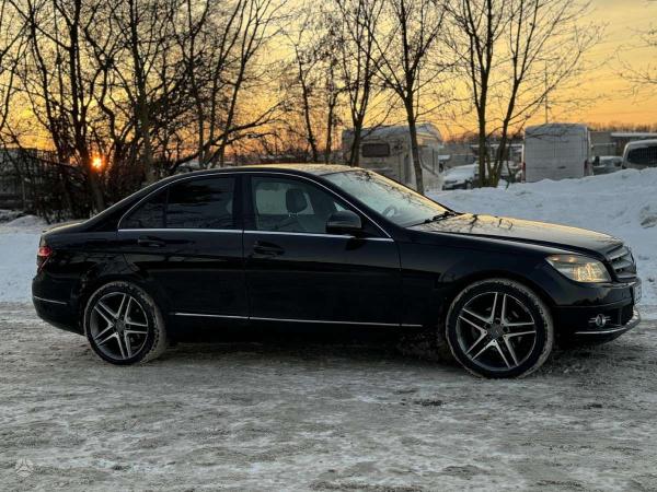 Black Mercedes-Benz c-220 2008 in Kaunas, with an engine capacity of 2.15 L and mileage of 226 thousand km for 4800 €, photo 8 on AUTOMOTO.COM.LV