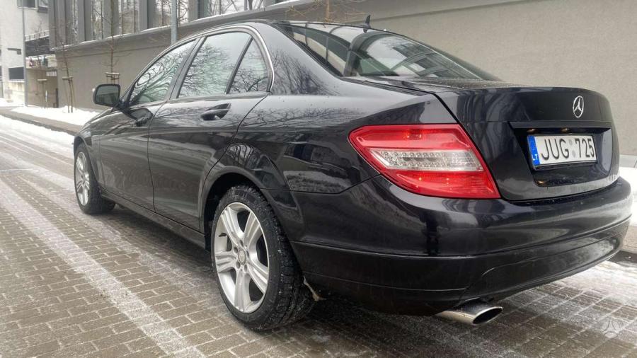 Melns Mercedes-Benz c-220 2008 Viļņa, ar dzinēja tilpumu 2.15 L un nobraukumu 300 tūkst. km par 3700 €, foto 2 vietnē AUTOMOTO.COM.LV