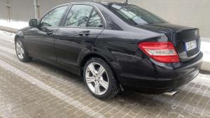 Melns Mercedes-Benz c-220 2008 Viļņa, ar dzinēja tilpumu 2.15 L un nobraukumu 300 tūkst. km par 3700 €, foto 3 vietnē AUTOMOTO.COM.LV