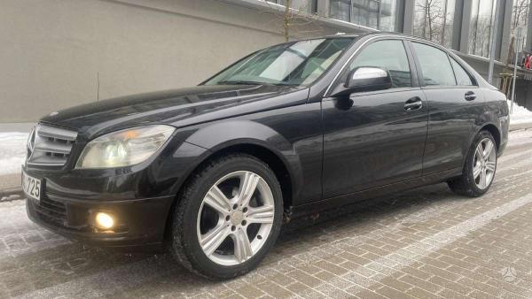 Melns Mercedes-Benz c-220 2008 Viļņa, ar dzinēja tilpumu 2.15 L un nobraukumu 300 tūkst. km par 3700 €, foto 5 vietnē AUTOMOTO.COM.LV
