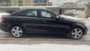 Melns Mercedes-Benz c-220 2008 Viļņa, ar dzinēja tilpumu 2.15 L un nobraukumu 300 tūkst. km par 3700 €, foto 13 vietnē AUTOMOTO.COM.LV
