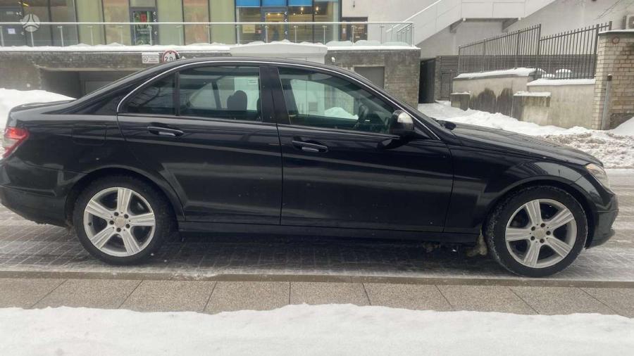 Melns Mercedes-Benz c-220 2008 Viļņa, ar dzinēja tilpumu 2.15 L un nobraukumu 300 tūkst. km par 3700 €, foto 13 vietnē AUTOMOTO.COM.LV