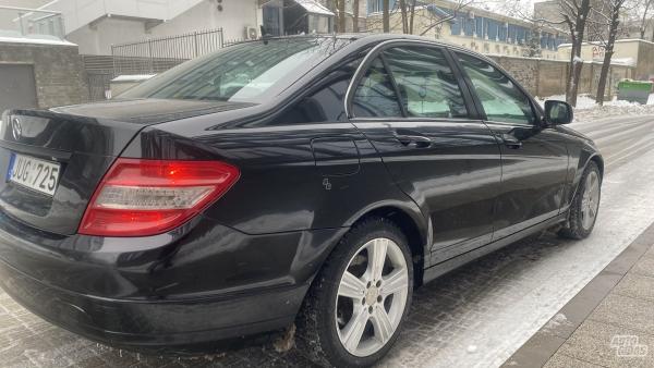 Black Mercedes-Benz c-220 2008 in Vilnius, with an engine capacity of 2.10 L and mileage of 300 thousand km for 3700 €, photo 10 on AUTOMOTO.COM.LV