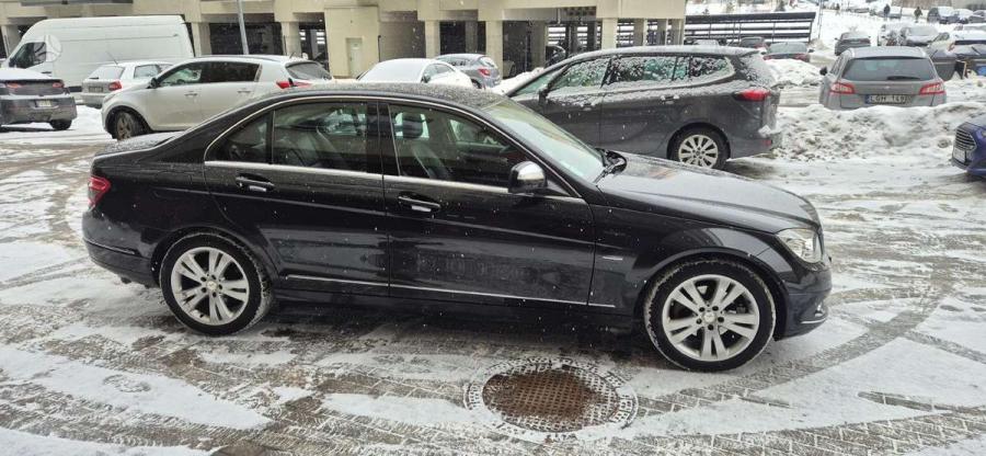 Melns Mercedes-Benz c-220 2008 Viļņa, ar dzinēja tilpumu 2.15 L un nobraukumu 167 tūkst. km par 5200 €, foto 8 vietnē AUTOMOTO.COM.LV