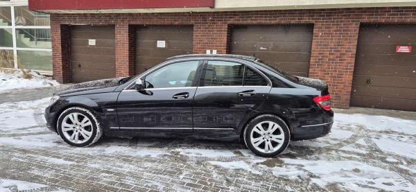 Black Mercedes-Benz c-220 2008 in Vilnius, with an engine capacity of 2.15 L and mileage of 167 thousand km for 5200 €, photo 3 on AUTOMOTO.COM.LV