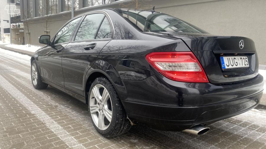 Black Mercedes-Benz c-220 2008 in Vilnius, with an engine capacity of 2.10 L and mileage of 300 thousand km for 3500 €, photo 2 on AUTOMOTO.COM.LV