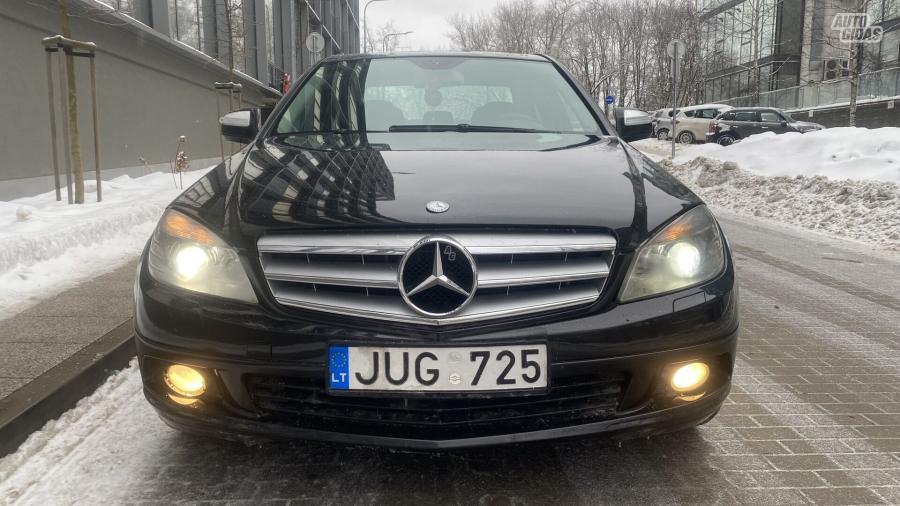 Black Mercedes-Benz c-220 2008 in Vilnius, with an engine capacity of 2.10 L and mileage of 300 thousand km for 3500 €, photo 8 on AUTOMOTO.COM.LV
