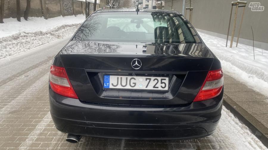 Black Mercedes-Benz c-220 2008 in Vilnius, with an engine capacity of 2.10 L and mileage of 300 thousand km for 3500 €, photo 12 on AUTOMOTO.COM.LV