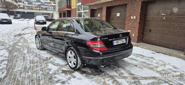 Black Mercedes-Benz c-220 2008 in Vilnius, with an engine capacity of 2.15 L and mileage of 167 thousand km for 5200 €, photo 1 on AUTOMOTO.COM.LV
