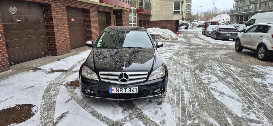 Black Mercedes-Benz c-220 2008 in Vilnius, with an engine capacity of 2.15 L and mileage of 167 thousand km for 5200 €, photo 8 on AUTOMOTO.COM.LV
