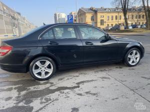 Black Mercedes-Benz c-220 2008 in Vilnius, with an engine capacity of 2.10 L and mileage of 300 thousand km for 2850 €, photo 8 on AUTOMOTO.COM.LV