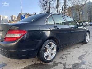 Black Mercedes-Benz c-220 2008 in Vilnius, with an engine capacity of 2.10 L and mileage of 300 thousand km for 2850 €, photo 9 on AUTOMOTO.COM.LV