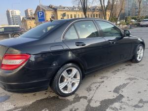 Black Mercedes-Benz c-220 2008 in Vilnius, with an engine capacity of 2.10 L and mileage of 300 thousand km for 2850 €, photo 10 on AUTOMOTO.COM.LV