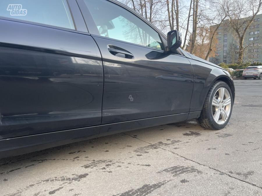 Black Mercedes-Benz c-220 2008 in Vilnius, with an engine capacity of 2.10 L and mileage of 300 thousand km for 2850 €, photo 14 on AUTOMOTO.COM.LV