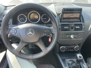 Black Mercedes-Benz c-220 2008 in Vilnius, with an engine capacity of 2.10 L and mileage of 300 thousand km for 2850 €, photo 25 on AUTOMOTO.COM.LV