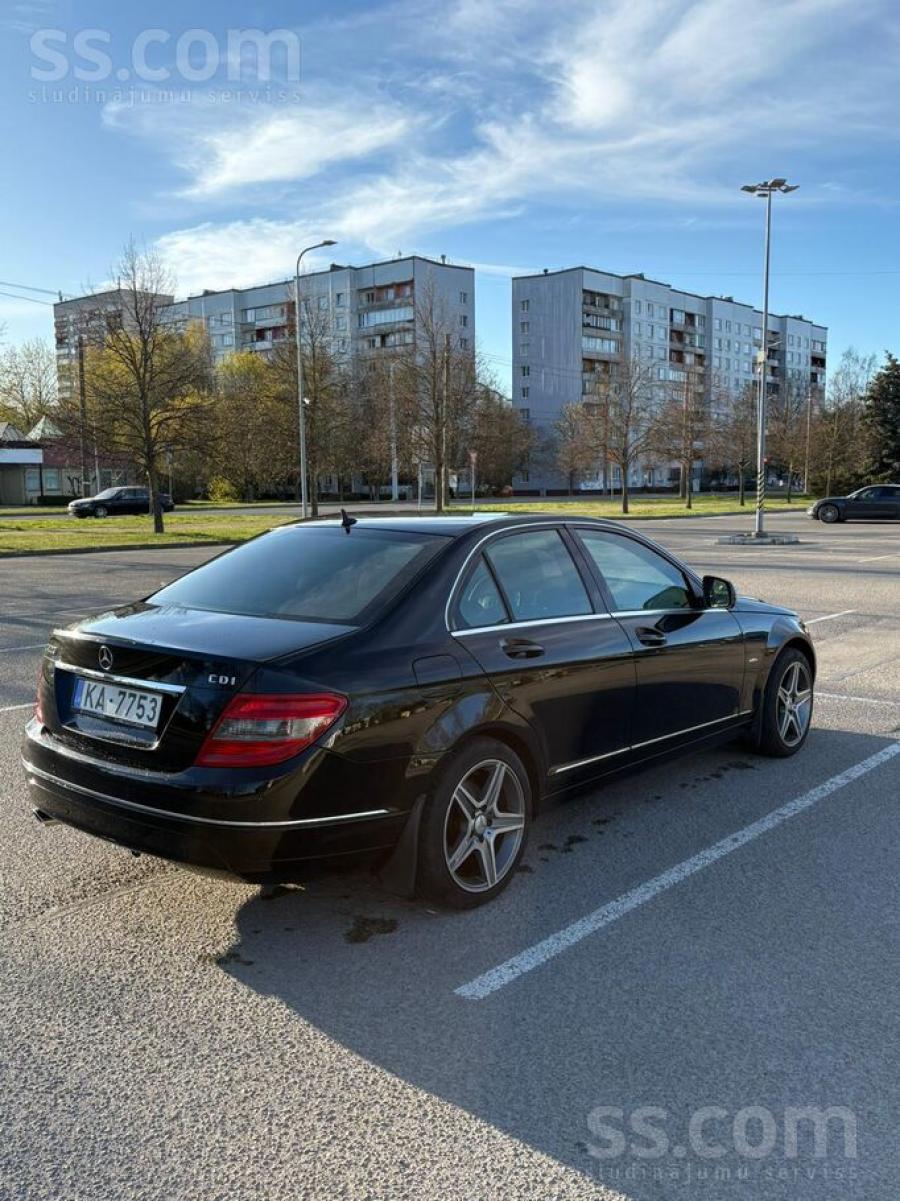 Черный Мерседес Ц 220 2008 в Рига, объемом двигателя 2.20 л и пробегом 232 тыс. км за 4900 €, фото 6 на AUTOMOTO.COM.LV