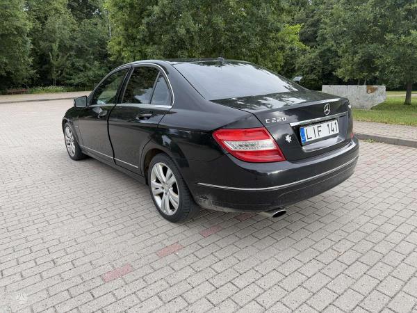 Melns Mercedes-Benz c-220 2008 Tauragė, ar dzinēja tilpumu 2.15 L un nobraukumu 285 tūkst. km par 3600 €, foto 2 vietnē AUTOMOTO.COM.LV