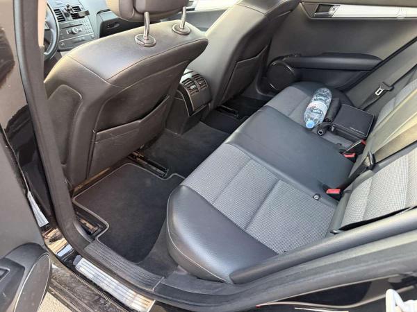 Melns Mercedes-Benz c-220 2008 Tauragė, ar dzinēja tilpumu 2.15 L un nobraukumu 285 tūkst. km par 3600 €, foto 8 vietnē AUTOMOTO.COM.LV
