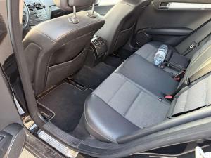 Black Mercedes-Benz c-220 2008 in Taurage, with an engine capacity of 2.15 L and mileage of 285 thousand km for 3600 €, photo 9 on AUTOMOTO.COM.LV