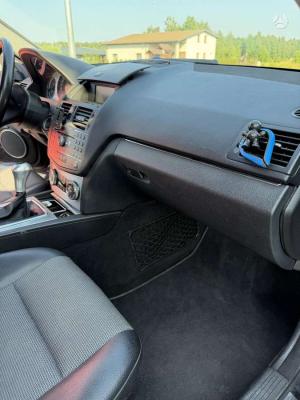 Black Mercedes-Benz c-220 2008 in Taurage, with an engine capacity of 2.15 L and mileage of 285 thousand km for 3600 €, photo 11 on AUTOMOTO.COM.LV