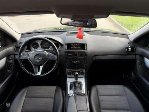 Black Mercedes-Benz c-220 2008 in Kaunas, with an engine capacity of 2.15 L and mileage of 393 thousand km for 5000 €, photo 6 on AUTOMOTO.COM.LV