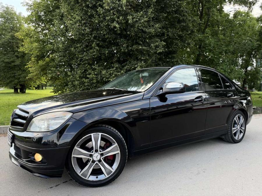 Black Mercedes-Benz c-220 2008 in Kaunas, with an engine capacity of 2.15 L and mileage of 393 thousand km for 5000 €, photo 16 on AUTOMOTO.COM.LV