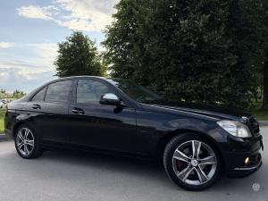 Black Mercedes-Benz c-220 2008 in Kaunas, with an engine capacity of 2.15 L and mileage of 393 thousand km for 5000 €, photo 17 on AUTOMOTO.COM.LV