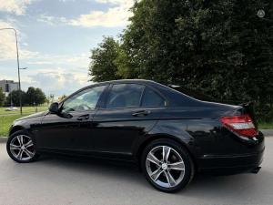 Black Mercedes-Benz c-220 2008 in Kaunas, with an engine capacity of 2.15 L and mileage of 393 thousand km for 5000 €, photo 18 on AUTOMOTO.COM.LV